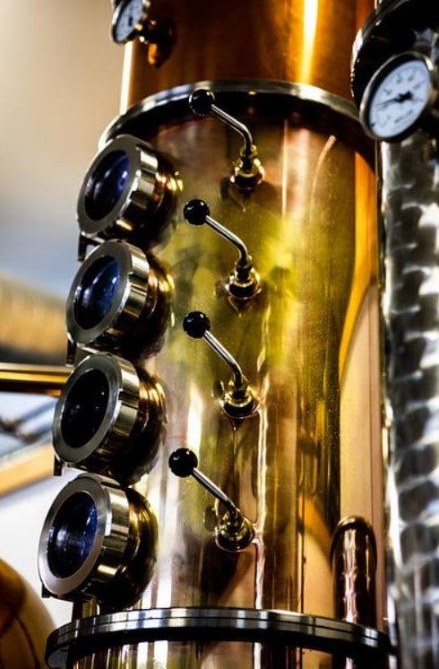 Experience | Flights & Tours | Barrelling Tide Distillery